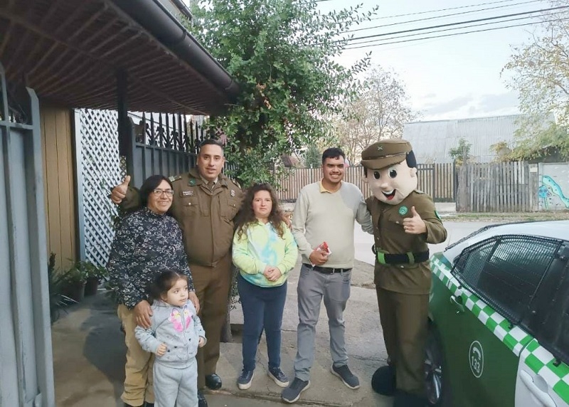 Linares: joven cumplió su sueño y celebró su cumpleaños con Carabineros Linares: joven cumplió su sueño y celebró su cumpleaños con Carabineros
