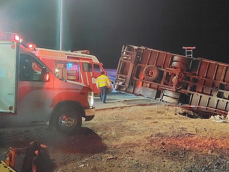 Volcamiento De Camión Deja Un Fallecido Y Un Herido Grave En Ruta 5