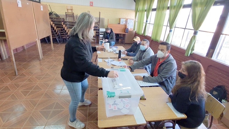 Elección de consejeros constitucionales: senadores abogan por ... Elección de consejeros constitucionales: senadores abogan por ...