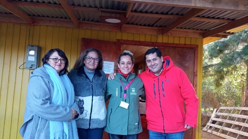 Alcalde Mario Meza se reunió con Taller de Telar de Vega Ancoa Alcalde Mario Meza se reunió con Taller de Telar de Vega Ancoa